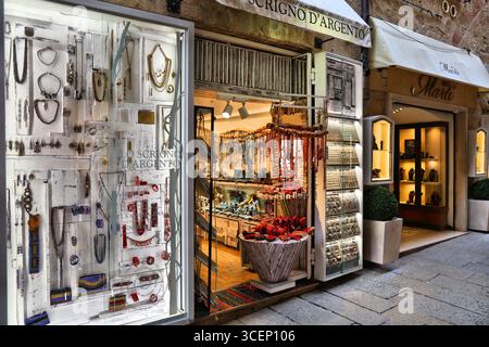 Sardinia: Alghero - red coral jewelry Stock Photo - Alamy
