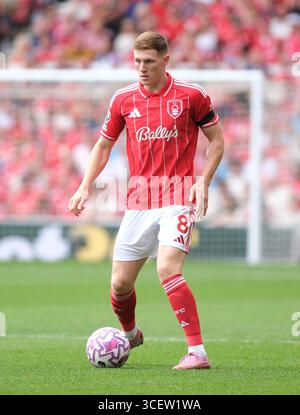 Elliot Anderson of Nottingham Forest scores a penalty to make it 3-1 ...