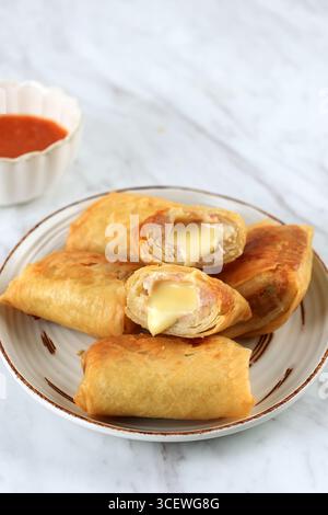 Dimsum Goreng Keju, Fried Dim Sum Filled with Melted Cheese Wrap in ...
