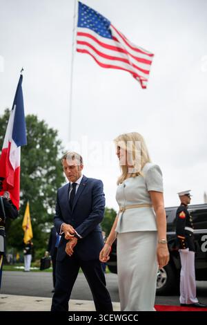 French President Emmanuel Macron, Ukraine's President Volodymyr ...