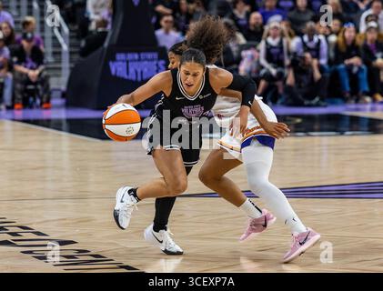 Phoenix Mercury guard Monique Akoa Makani dribbles the ball against the ...