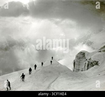 Italian soldiers patrol in front of the Sforzesco Castle, in Milan ...