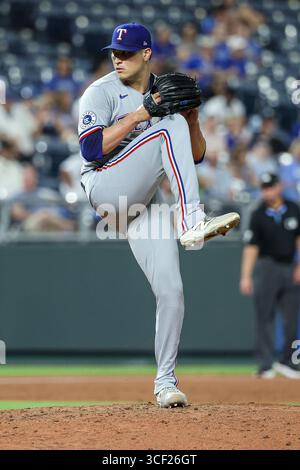 Texas Rangers relief pitcher Robert Garcia works against the ...