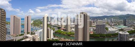 Panoramic view of Magic Island and Ala Moana Beach Park, Honolulu, Oahu ...