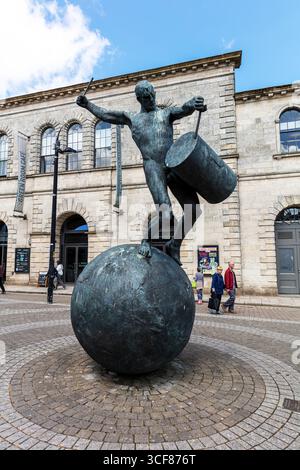 Truro drummer sculpture Stock Photo - Alamy