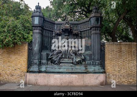 London, England, UK. Queen Alexandra Memorial (Queen Alexandra of ...