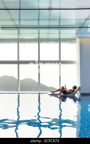 The world's highest swimming pool on the top floor of the Ritz Carlton ...