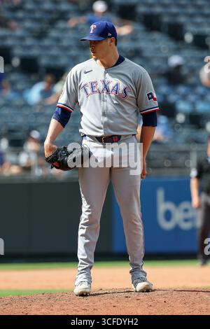Texas Rangers pitcher Robert Garcia throws during the eighth inning of ...
