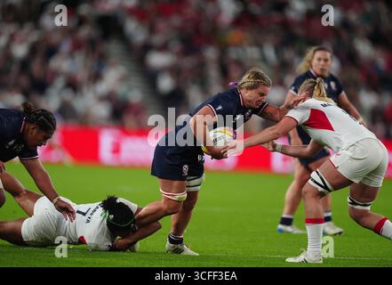 England's Alex Matthews (centre left) celebrates with her team mates ...