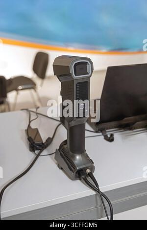 Portable Handheld 3d Laser Scanning Device With Laptop Stock Photo - Alamy