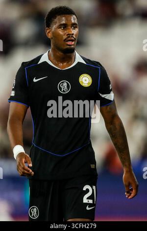 Jorrel Hato of Chelsea during the Premier League match Fulham vs ...