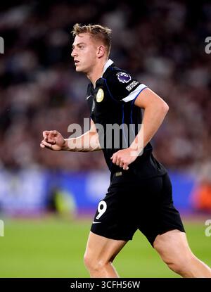 Chelsea's Liam Delap during the Premier League match at Stamford Bridge ...