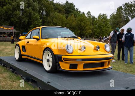Singer - Porsche 911 Carrera, on display at Megaphonics 2025 Stock ...