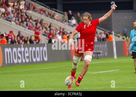 York Community Stadium YORK, ENGLAND - AUGUST 30: Desiree Miller of ...