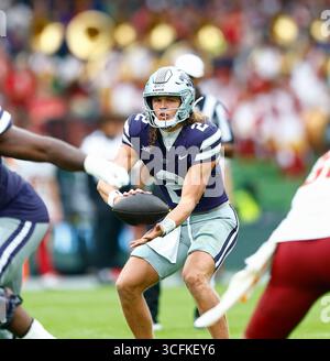 Kansas State quarterback Avery Johnson (2) in the second half of an ...