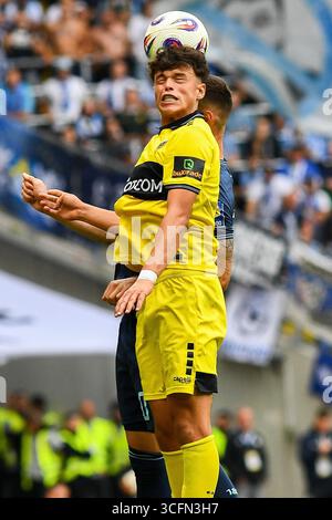 Faton Ademi (Alemannia Aachen, #36) Elekwa Emmanuel (Alemannie Aachen ...