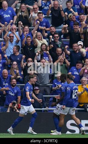 James Garner of Everton celebrates his goal to make it 0-1 during the ...