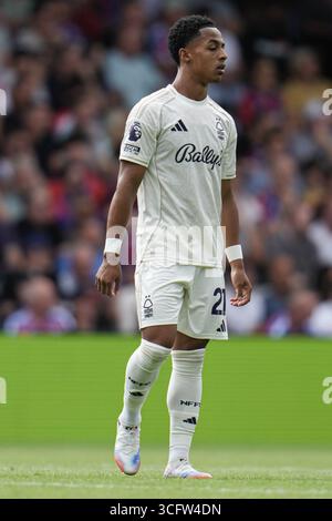 Omari Hutchinson of Nottingham Forest during the Premier League match ...