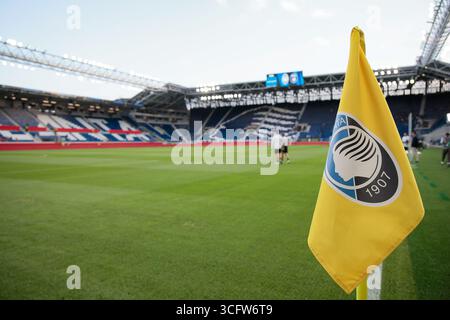 The Atalanta BC crest on a corner flag during the Italian Serie A ...