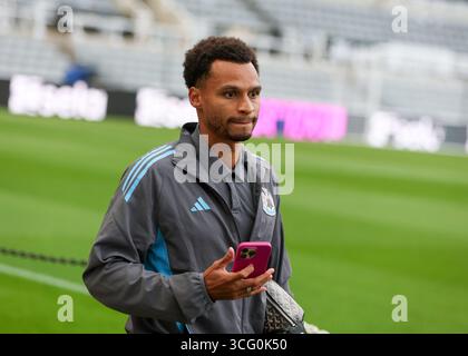 Jacob Murphy Of Newcastle United Arrives during the Newcastle United v ...