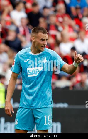 Tim Lemperle (TSG 1899 Hoffenheim, #19) im Zweikampf, Kampf um den Ball ...