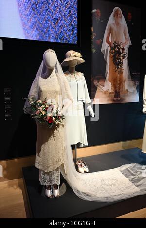 Laura Carmichael (as Lady Edith): Wedding dress - Downton Abbey The ...