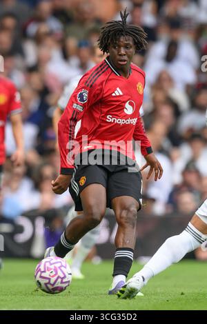 Patrick Dorgu of Manchester United in action during the Premier League ...