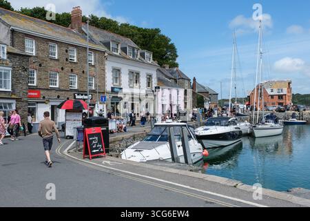 Street scene, Padstow, Cornwall, England Stock Photo - Alamy