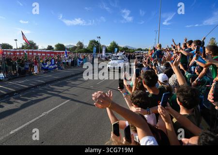 Pope Leo XIV arrives in Piazza Duomo in Pavia. (Photo by Maria Grazia ...
