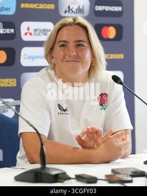 England's Claudia Moloney-MacDonald during a team run at SGS College ...