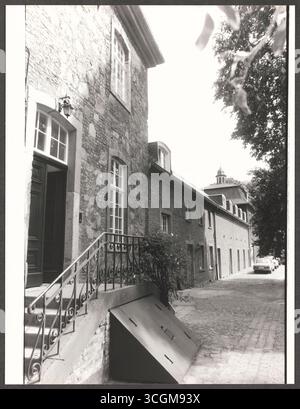 Köln-Wahn: Wahner Schloss, Theater Museum der Uni - Museen Stock Photo ...