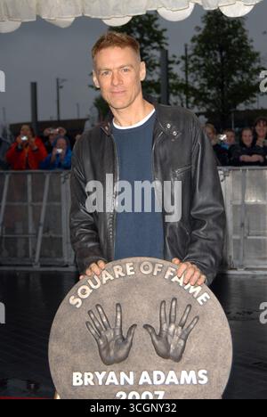 Bryan Adams unveiling his handprint at the Wembley Walk Of Fame ...