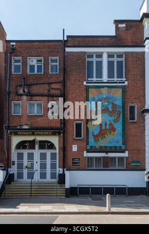 Portsmouth Jami mosque and Islamic centre building alongside Southsea ...