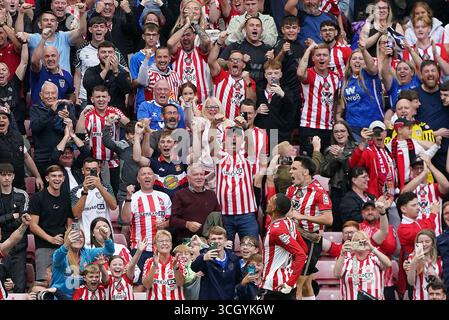 Enzo Le Fee of Sunderland celebrates his goal to make it 1-1 during the ...