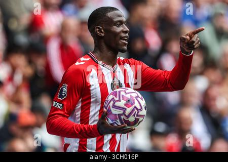 Nordi Mukiele of Sunderland gives his team instructions during the ...