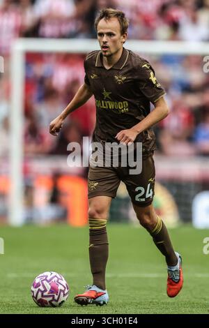 Mikkel Damsgaard of Brentford during the Premier League match Chelsea ...