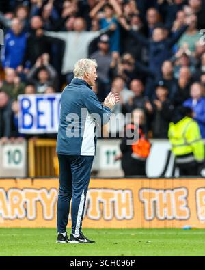 Everton's head coach David Moyes reacts during the English Premier ...