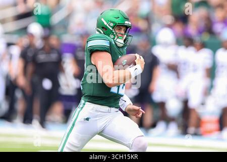 Tulane Green Wave quarterback Jake Retzlaff (12) attempts a pass during ...