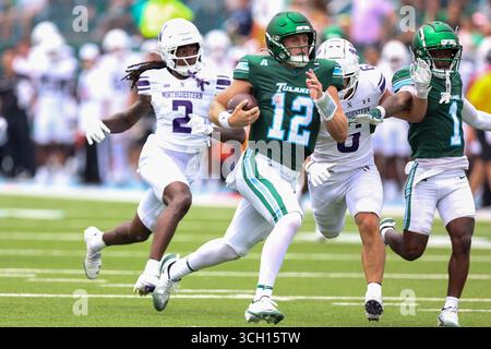 Tulane Green Wave quarterback Jake Retzlaff (12) during the first half ...