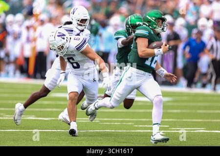 Tulane Green Wave quarterback Jake Retzlaff (12) during the first half ...