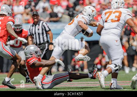 Ohio State linebacker Arvell Reese plays against Grambling State during ...