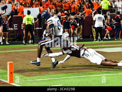 UTSA wide receiver AJ Wilson (84) gives a stiff-arm to Charlotte ...