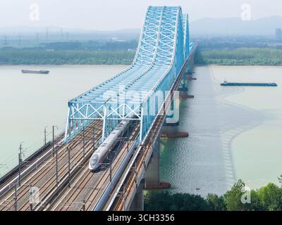 The Dashengguan Yangtze river bridge in Nanjing, China Stock Photo - Alamy