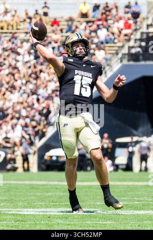 Purdue quarterback Ryan Browne (15) looks to the end zone for a ...