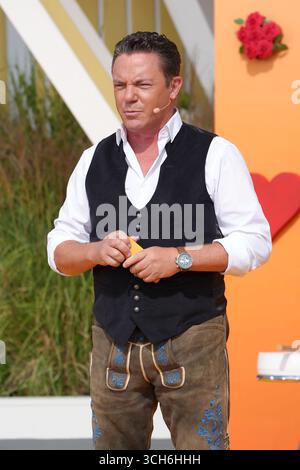 Stefan Mross in der ARD TV-Show Immer wieder sonntags im Europa-Park ...