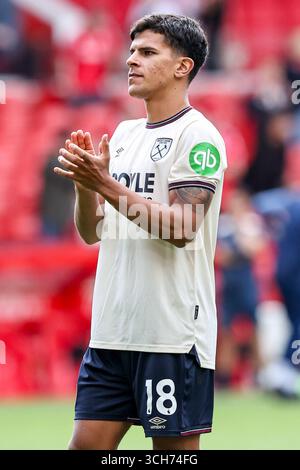 Mateus Fernandes of West Ham United giving out instructions during the ...