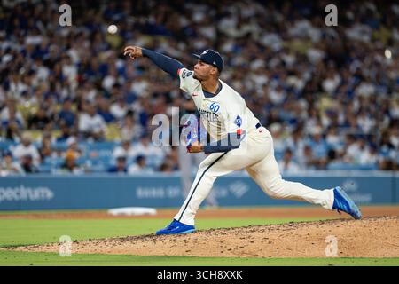 Los Angeles Dodgers pitcher Edgardo Henriquez throws to the plate ...
