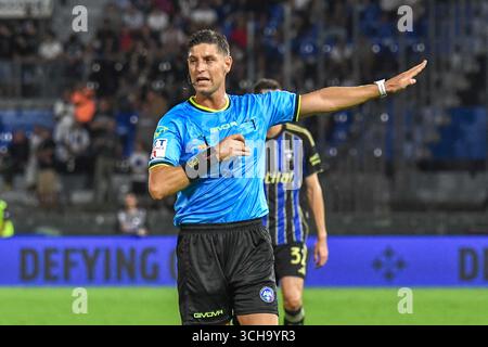 The Referee of the match Giuseppe Collu of Cagliari section during ...