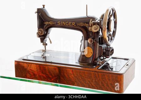 The Singer Sewing Machine company Stock Photo - Alamy