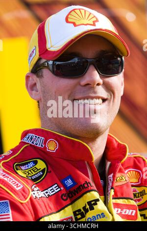 Kevin Harvick in action during a NASCAR Cup Series auto race at Dover ...